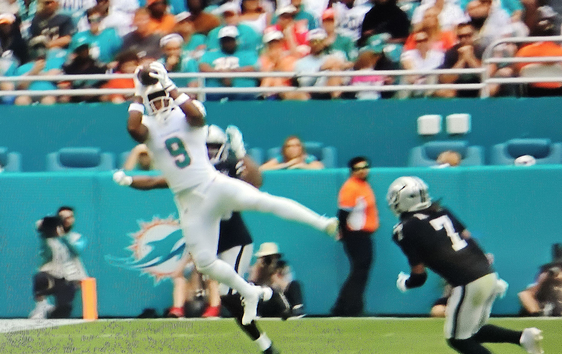 Pressure Point: Jonnu Smith’s 2 touchdowns lead Dolphins to win in ...